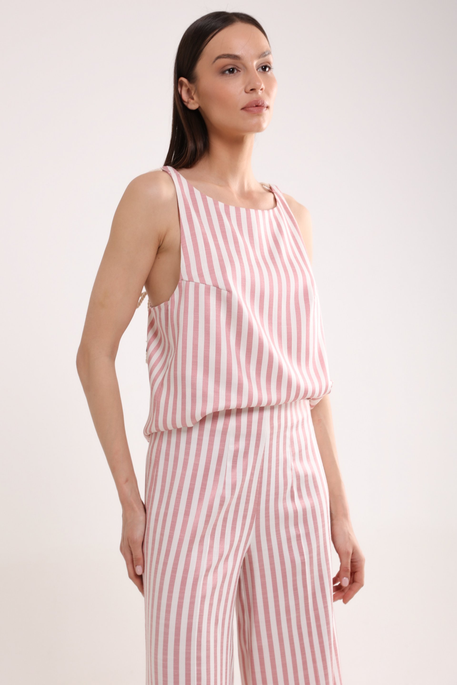 PRUGASTA BLUZA BEZ RUKAVA